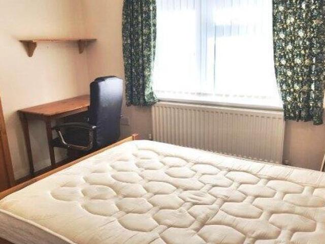 3 bedroom flat for rent in Shaftesbury Road, CT2