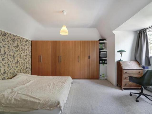 3 bedroom flat for rent in Sheridan Road, Wimbledon, SW19
