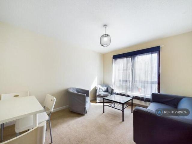3 bedroom flat for rent in Sienna Gardens, Edinburgh, EH9