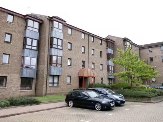 3 bedroom flat for rent in Sienna Gardens, Newington, Edinburg.