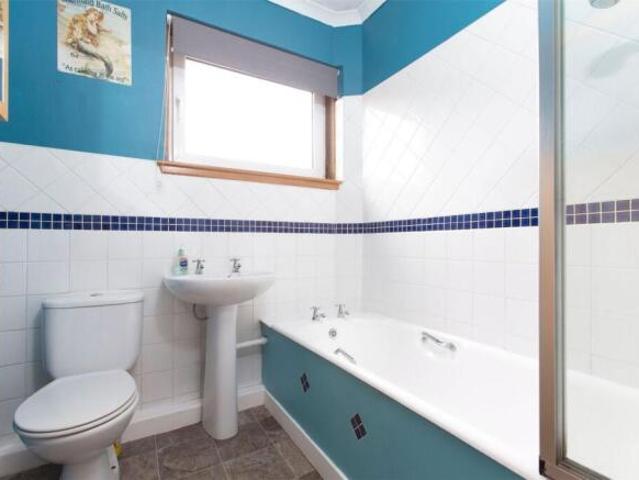 3 bedroom flat for rent in Silverknowes Drive, Edinburgh, EH4