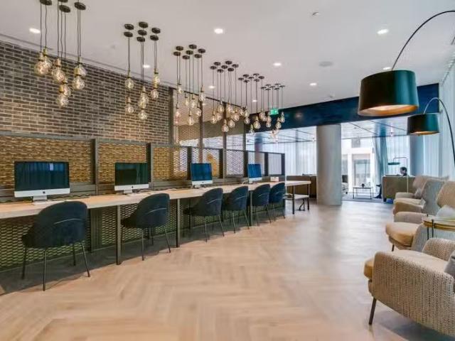 3 bedroom flat for rent in SIROCCO TOWER, 32 Harbour Way, Lond.