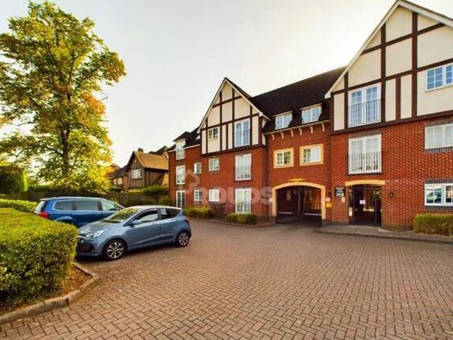 3 Bedroom Flat For Rent In Solihull