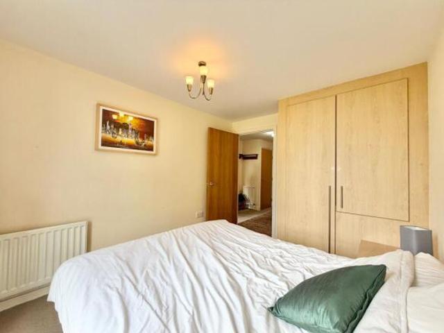 3 bedroom flat for rent in South Fifth Street, Amethyst House, MK9