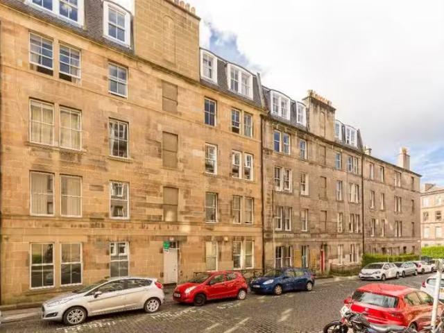 3 bedroom flat for rent in South Oxford Street, Newington, Edi.
