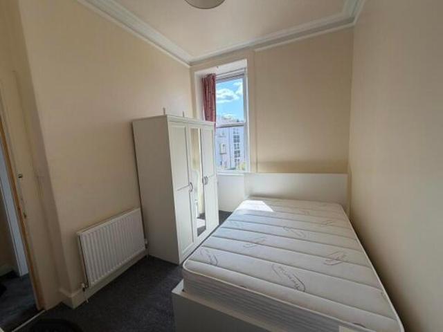 3 bedroom flat for rent in South Oxford Street, Edinburgh, EH8