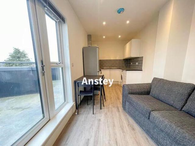 3 Bedroom Flat For Rent In Southampton