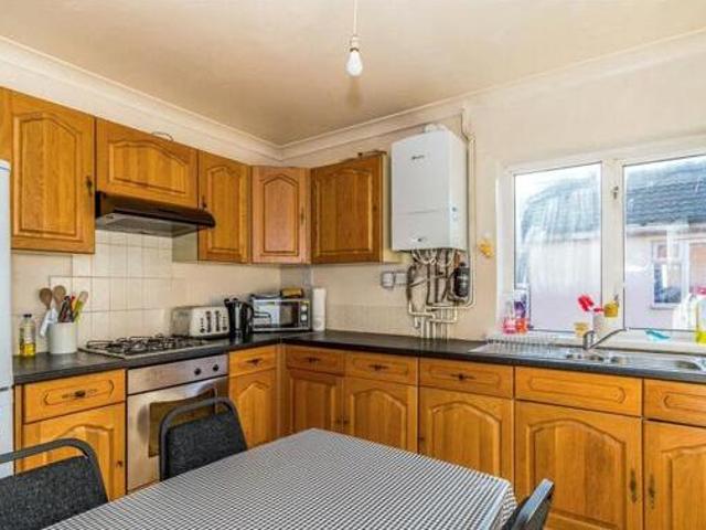 3 Bedroom Flat For Rent In Southampton, Hampshire