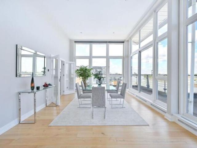 3 bedroom flat for rent in Smugglers Way, Wandsworth Town, London, SW18
