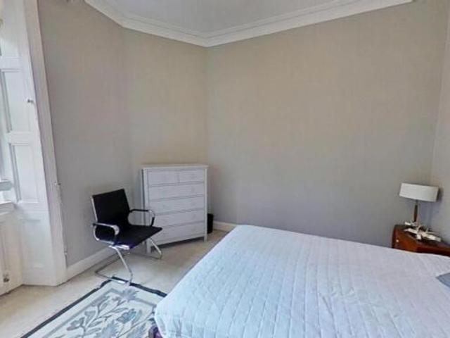 3 bedroom flat for rent in 2f2 Spottiswoode Street, Edinburgh, EH9