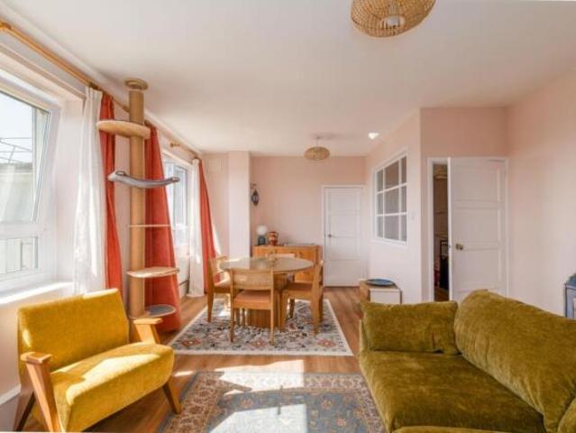 3 bedroom flat for rent in Springfield Grove London SE7
