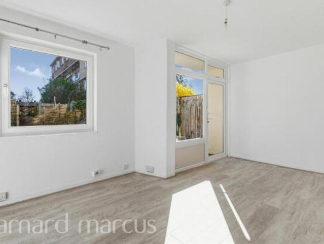 3 bedroom flat for rent in Swanton Gardens, LONDON, SW19