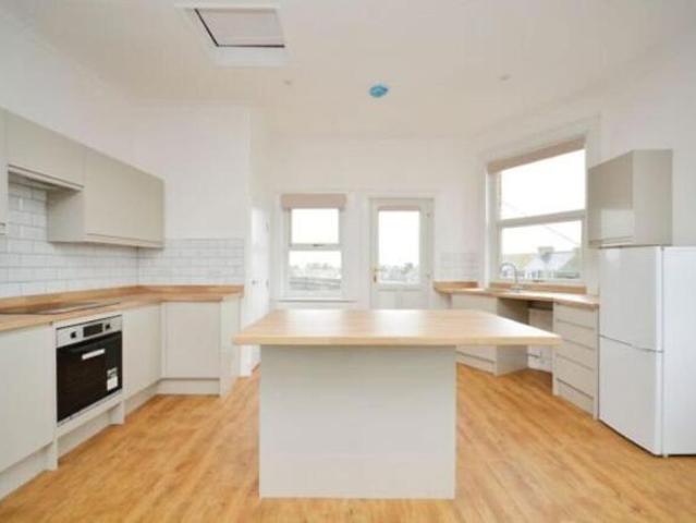 3 bedroom flat for rent in Sweyn Road, Cliftonville, CT9 2DD, CT9