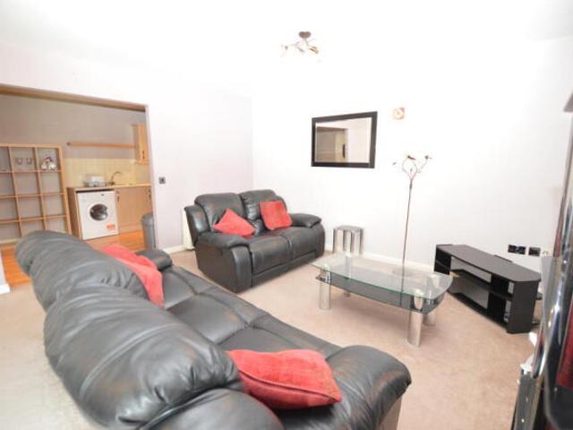 3 bedroom flat for rent in St Francis Close, Crosspool, Sheffield, S10