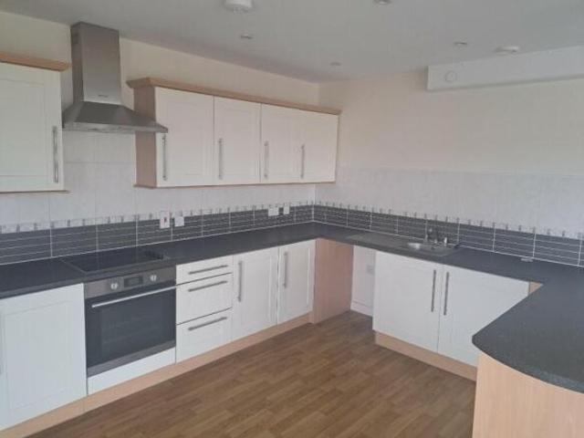 3 bedroom flat for rent in St. James Drive, Bootle, Merseyside, L20