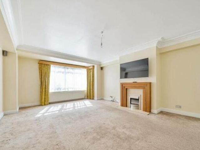 3 Bedroom Flat For Rent In St John´s Wood, London