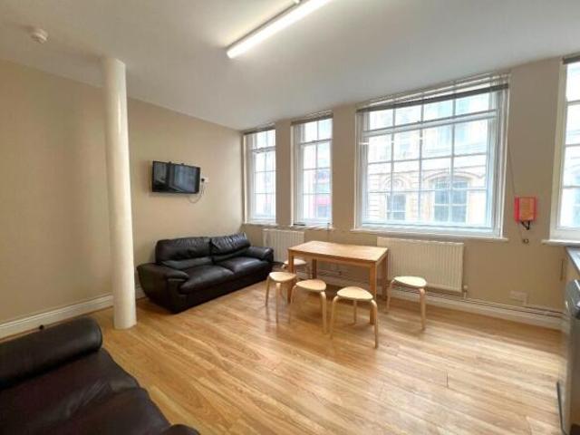 3 bedroom flat for rent in St. Nicholas Street, Bristol, BS1
