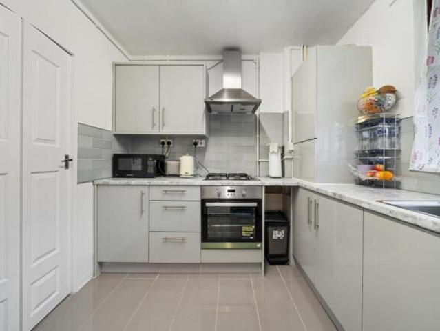 3 bedroom flat for rent in St. Peter's Street, Cluse Court St. Peter's Street, N1