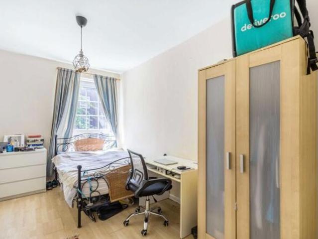 3 bedroom flat for rent in Stockwell Gardens, Stockwell, SW9