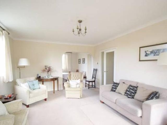 3 bedroom flat for rent in Stoke Bishop Eastmead Lane BS9