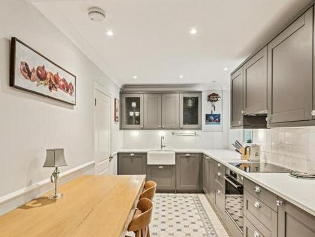 3 Bedroom Flat For Rent In Stanford Road, London