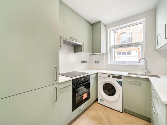 3 bedroom flat for rent in Stanhope Mews East, London, SW7, South Kensington, London, SW7