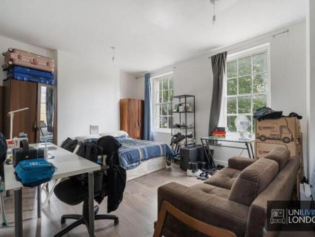 3 bedroom flat for rent in Stanhope Street, NW1