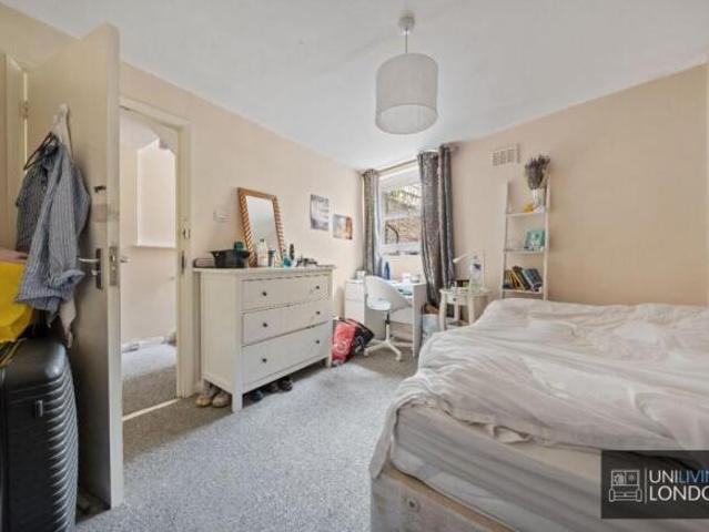 3 bedroom flat for rent in Stanhope Street, Regent's Park, NW1