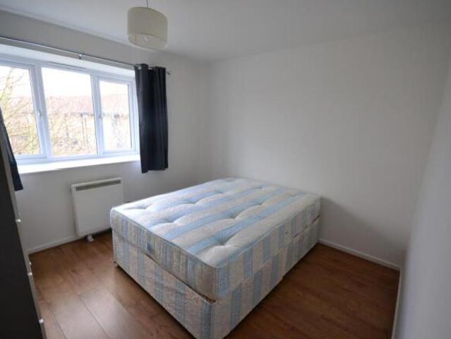 3 bedroom flat for rent in Sterling Gardens, London, SE14