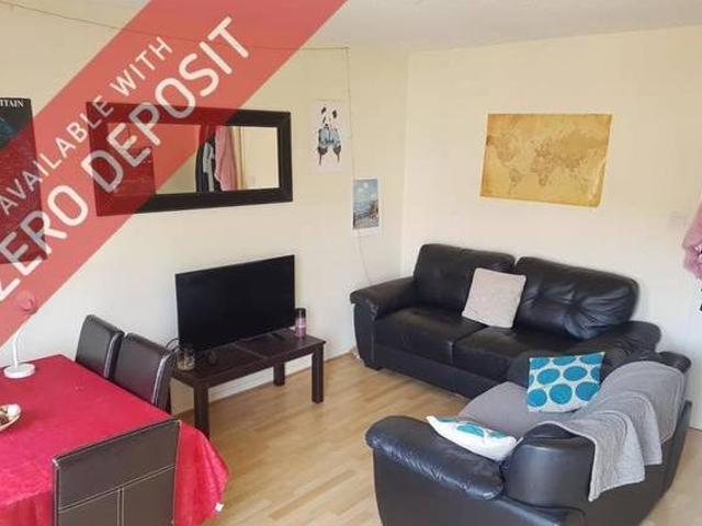 3 bedroom flat for rent in Stretford Road Hulme Manchester M15
