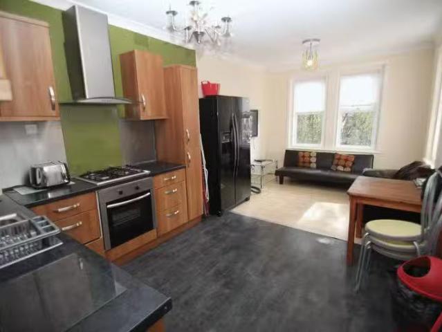 3 bedroom flat for rent in Student Property, Winton, BH9