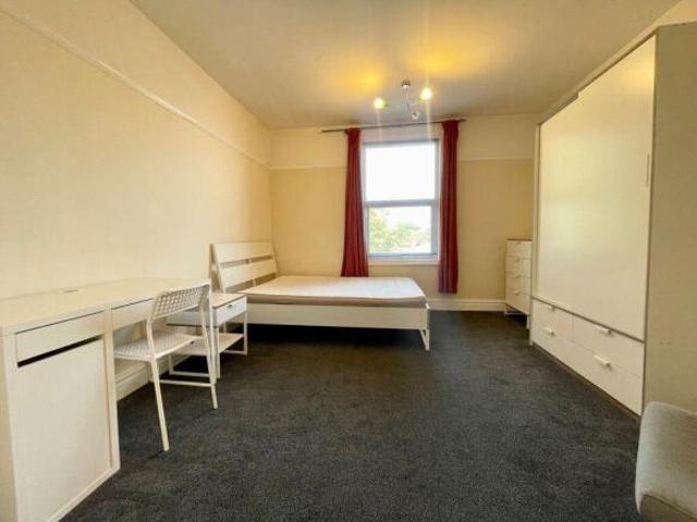 3 bedroom flat for rent in Student Three Double Bedroom, Southbourne, BH6