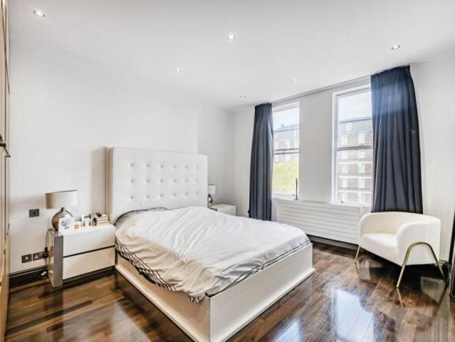 3 bedroom flat for rent in Sutherland House, Kensington, London, W8