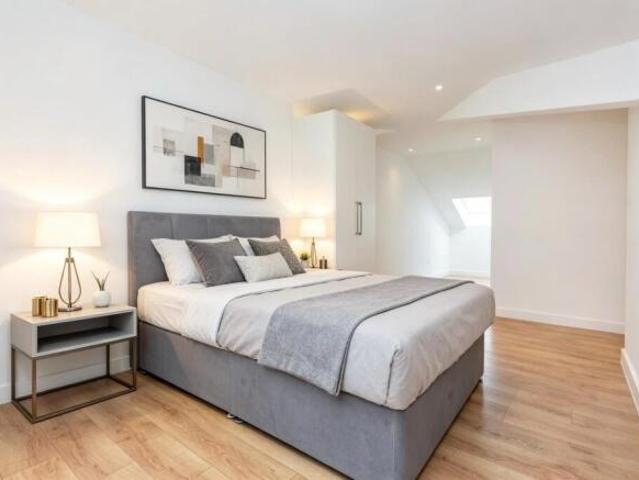 3 bedroom flat for rent in Sydney Road, EN2