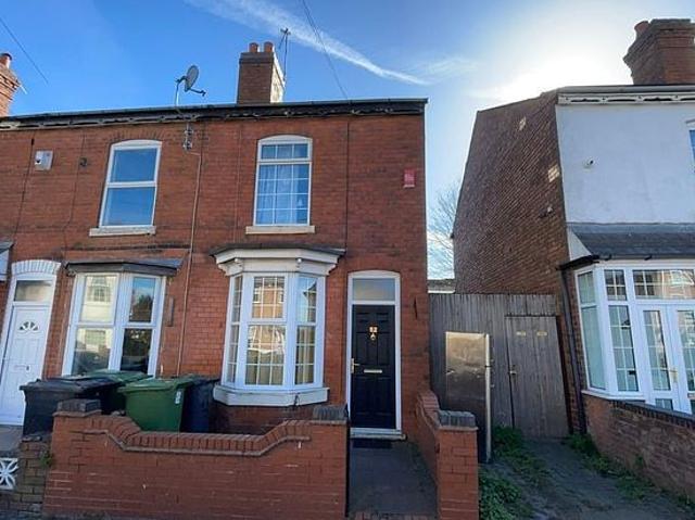 3 bedroom flat in Walsall