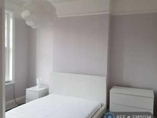 3 bedroom flat in Amesbury Avenue, London, SW2 3 bed #2385034