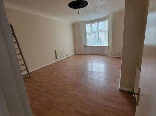 3 bedroom flat in Birmingham