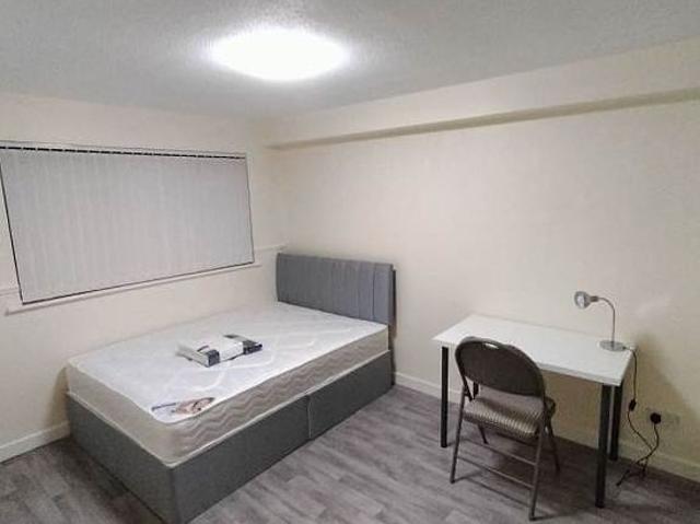 3 bedroom flat in Glasgow