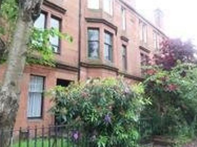 3 bedroom flat in Glasgow