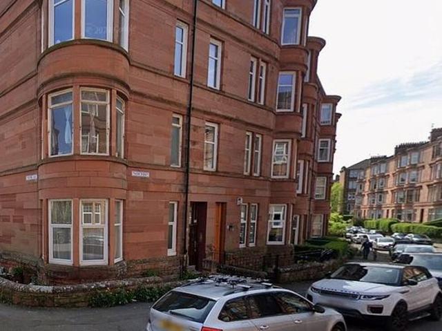 3 bedroom flat in Glasgow
