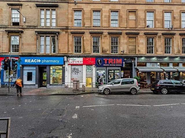 3 bedroom flat in Glasgow