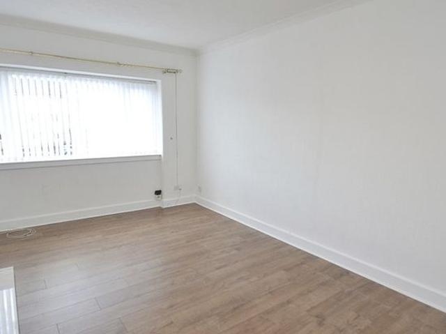 3 bedroom flat in Glasgow