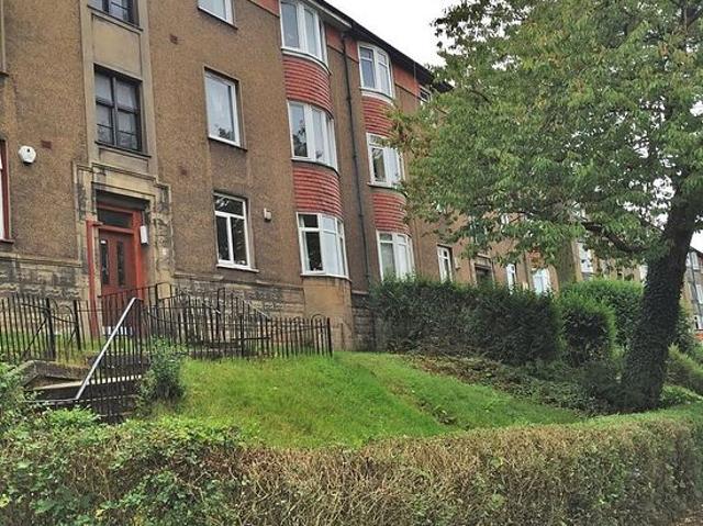 3 bedroom flat in Glasgow