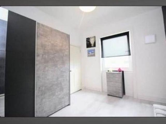 3 bedroom flat in Glasgow