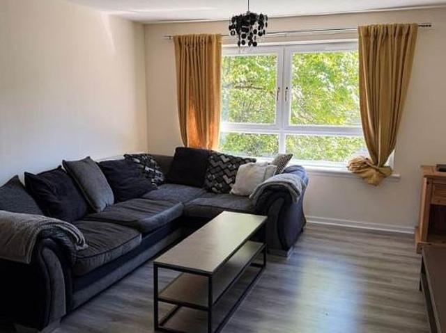 3 bedroom flat in Glasgow