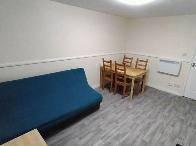 3 bedroom flat in Glasgow