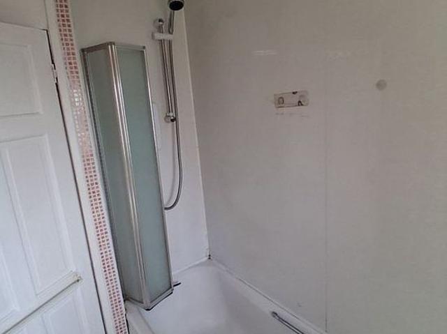 3 bedroom flat in Glasgow