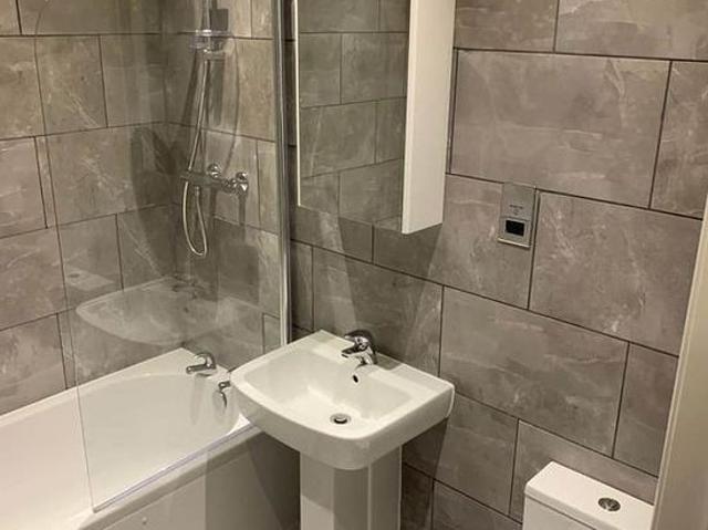 3 bedroom flat in Glasgow