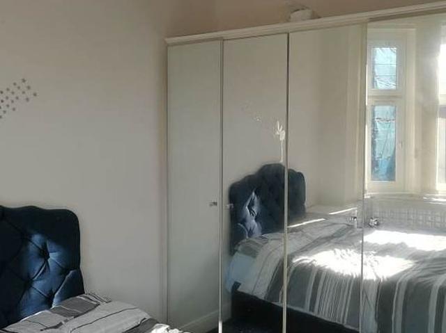 3 bedroom flat in Glasgow