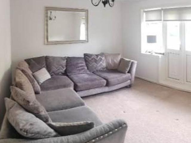 3 bedroom flat in Glasgow